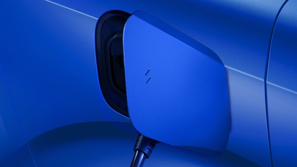 Plug-in hybrid vehicle charging - Renault